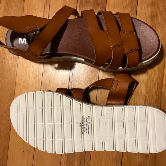 MIA | Shoes | Mia Platform Leather Sandals Size | Poshmark